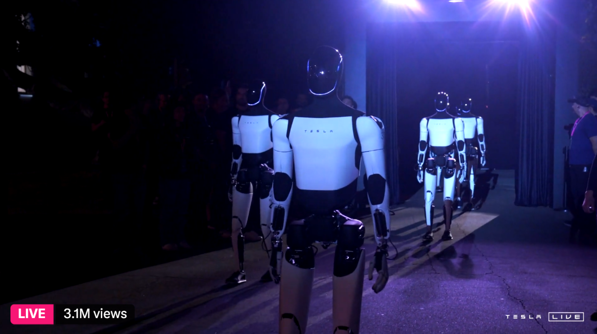 特斯拉最新大招：Cyber cab 和 Robovan 正式亮相，還有機器人伴舞！ | SUPERMOTO8