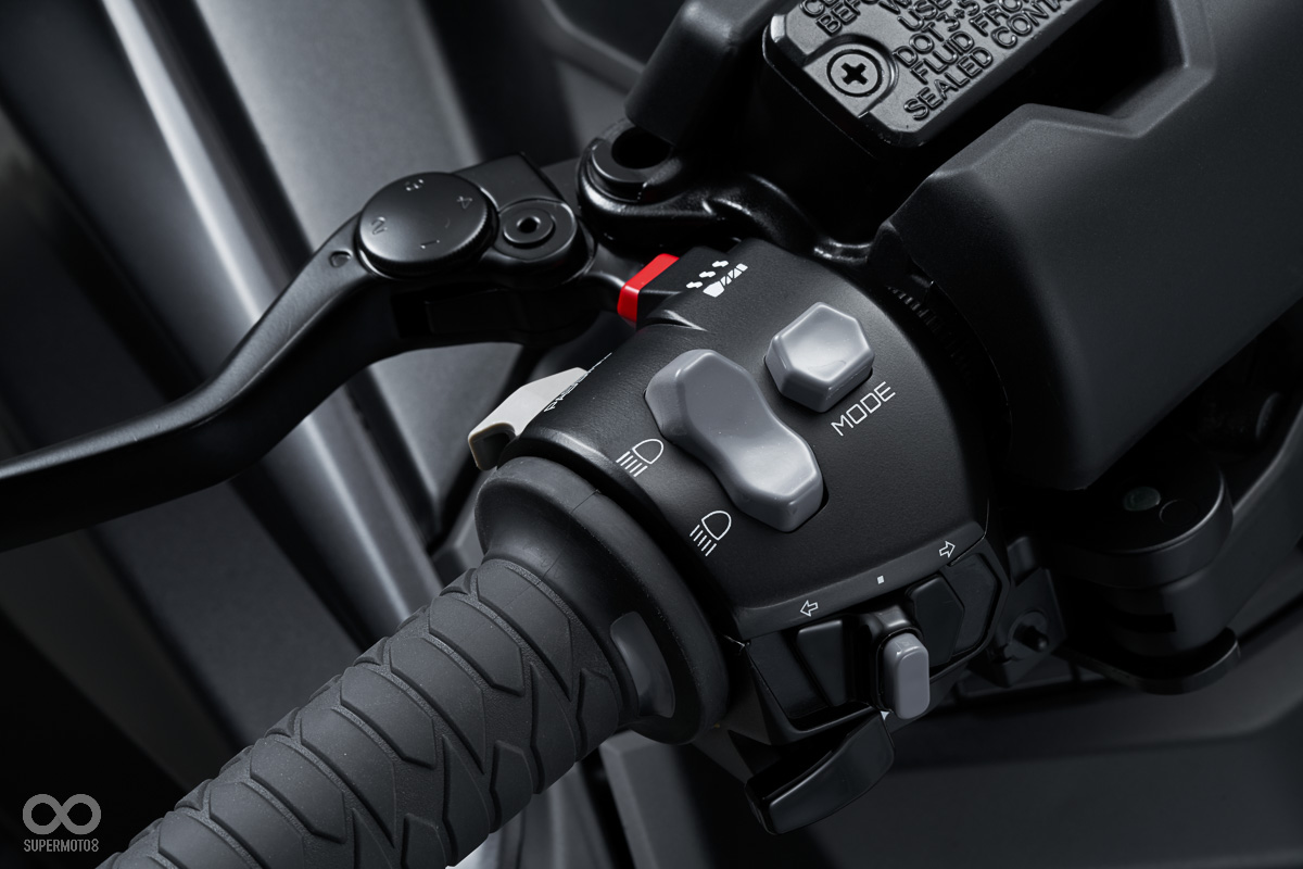 科隆車展。覺旅王者KYMCO AK550登場！ | SUPERMOTO8