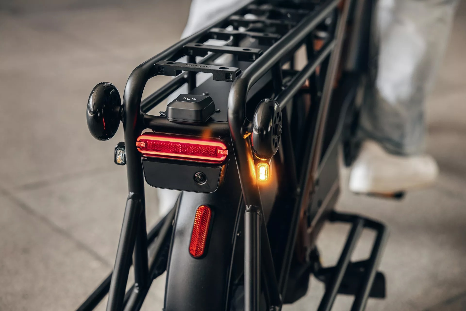Tarran L1 Series 長尾貨運電動自行車登場：毫米波雷達、後視攝影、Auto Kickstand，打造城市最聰明的載貨 eBike ...