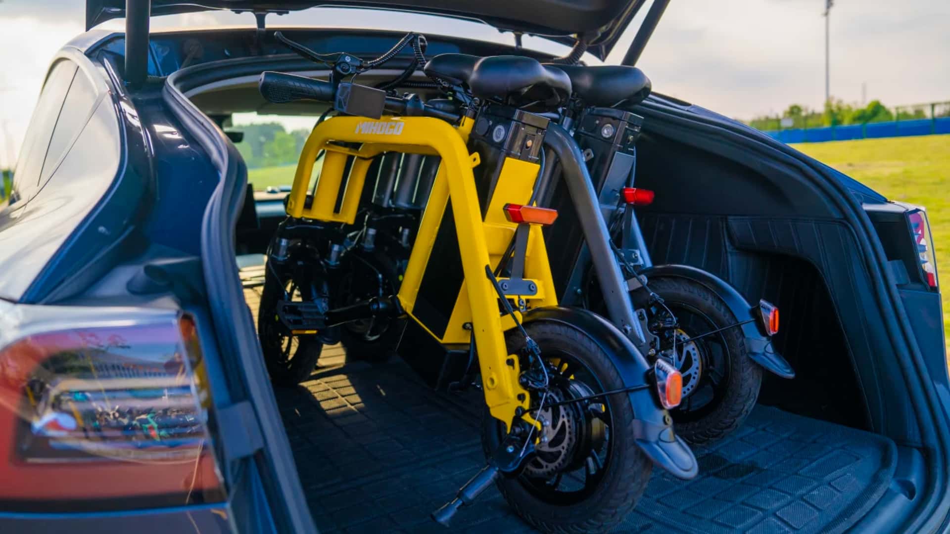 Mihogo Mini：19公斤、摺疊設計、35公里極速、100公里續航的迷你都會電動腳踏車！ | SUPERMOTO8