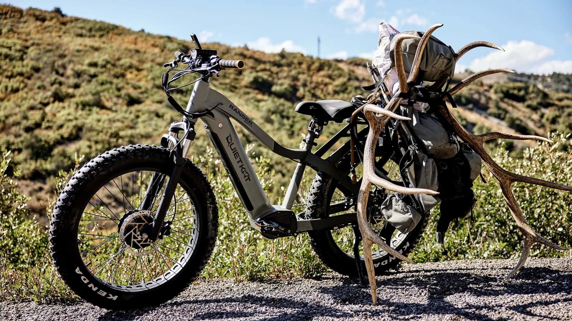 QuietKat Ranger AWD：雙750W馬達、兩輪驅動、83公里續航、單速鍊條、RST懸吊、KENDA胖胖胎的越野電動自行車 ...