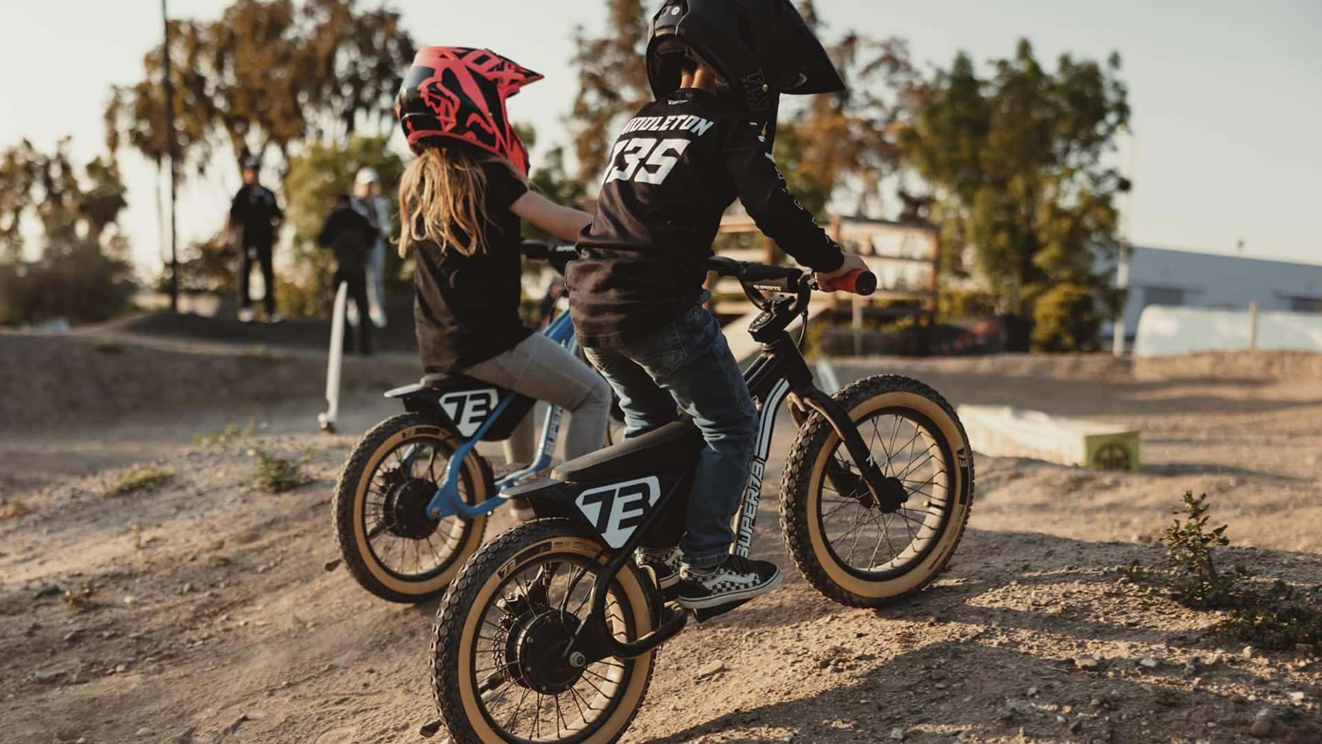 Super73 K1D：極速24公里、120分鐘續航力、45分鐘快速充電、BMX越野風格造型的電動平衡滑步車！ | SUPERMOTO8